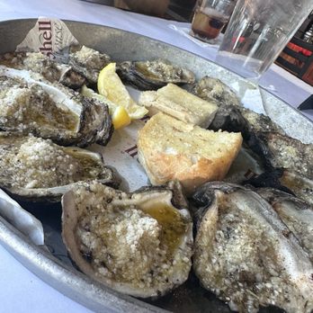 HALF SHELL OYSTER HOUSE - Updated January 2026 - 422 Photos & 344 ...