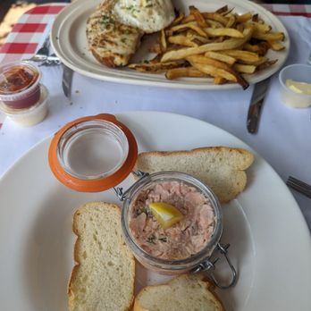 BRASSERIE LE BOUCHON RESTAURANTS - Updated July 2024 - 232 Photos & 281 ...