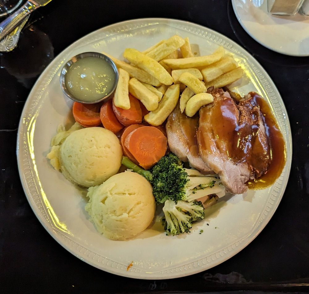 GALTEE INN - Updated December 2025 - 12 Photos - The Square, Cahir, Co ...