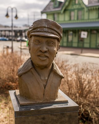 RED BANK TRAIN STATION - Updated December 2025 - 23 Photos - 175 ...