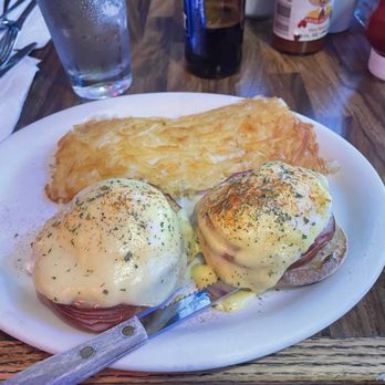 DOCKSIDE SALOON & RESTAURANT - Updated January 2026 - 189 Photos & 198 ...