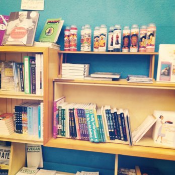 COMMUNITY BOOK CENTER - Updated October 2025 - 35 Photos & 31 Reviews ...