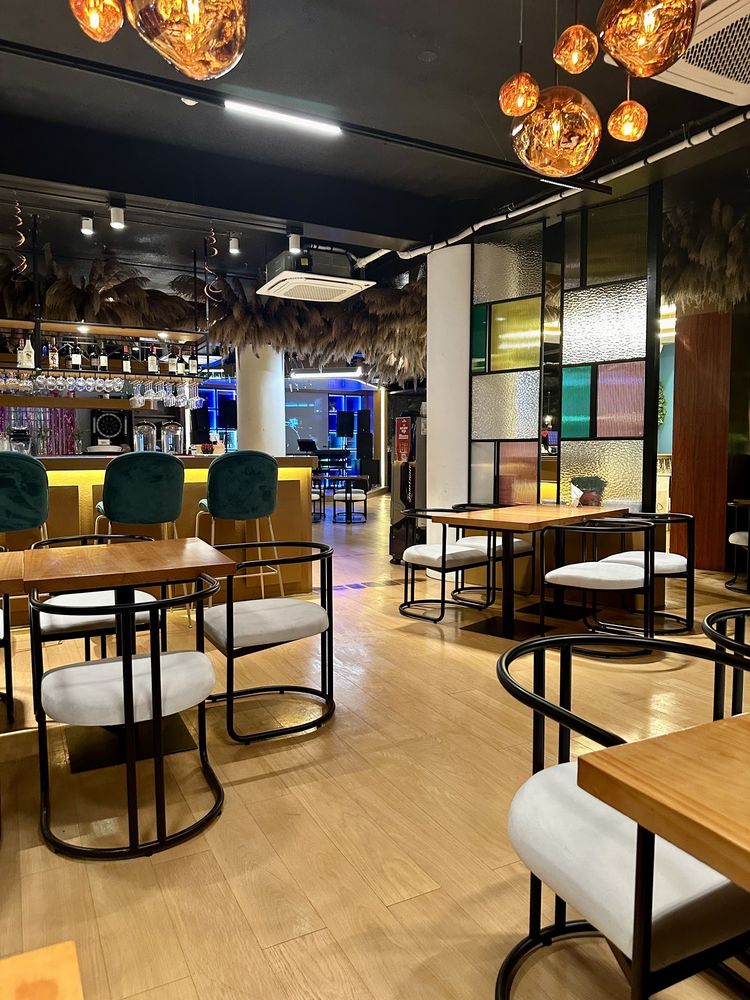 BRAVO KITCHEN & BAR - Updated October 2025 - Beach Road, Garapan across ...