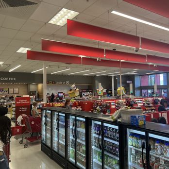 TARGET - Updated June 2025 - 114 Photos & 132 Reviews - 4400 Town ...