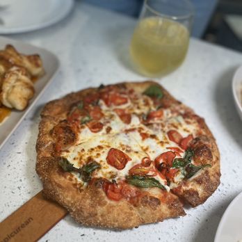 SLIDDERS PIZZA - Updated April 2025 - 74 Photos & 32 Reviews - 400 N ...