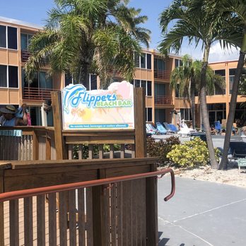 FLIPPERS BEACH BAR - Updated December 2025 - 37 Photos & 32 Reviews ...