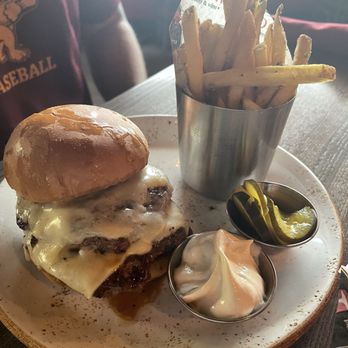 RED COW WAYZATA - Updated January 2025 - 44 Photos & 49 Reviews - 881 ...