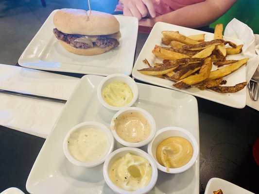 FIZZ BURGERS AND BOTTLES - 76 Photos & 192 Reviews - 7718 E 37th St ...