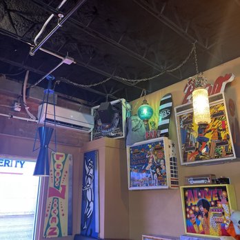 FLIPPERS TAVERN - Updated January 2025 - 195 Photos & 152 Reviews ...