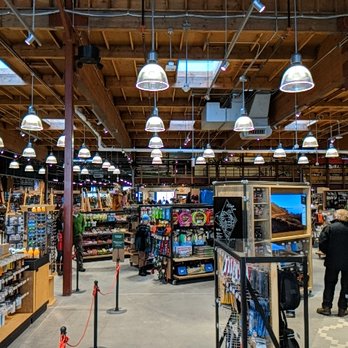 REI - Updated November 2025 - 95 Photos & 101 Reviews - 500 E Northern ...