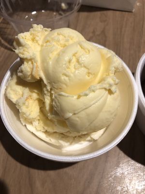 MAD MAGGIE’S ICE CREAM - 32 Photos & 93 Reviews - 1025 Osgood St, North ...