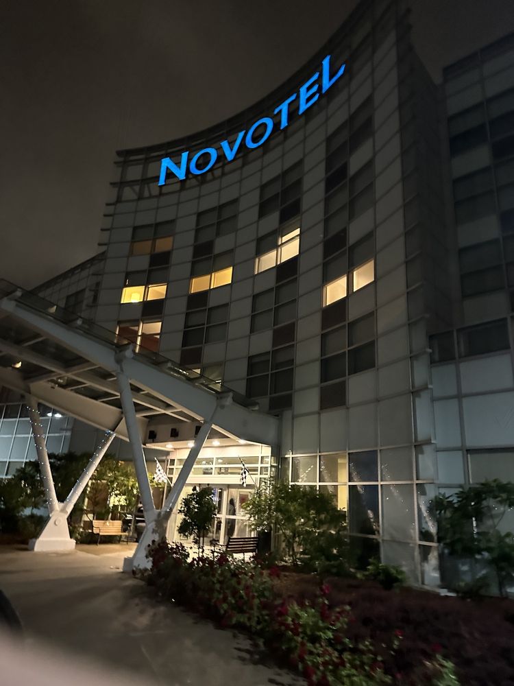 NOVOTEL MONTRÉAL AIRPORT - Updated December 2024 - 42 Photos & 28 ...