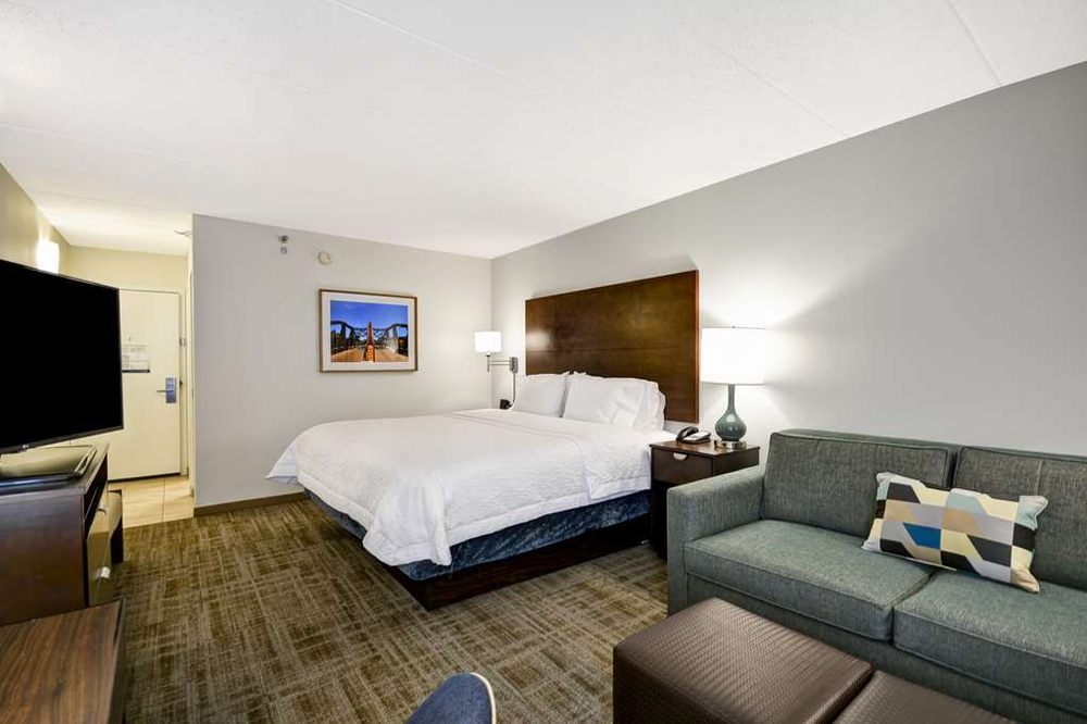 HAMPTON INN CHICAGO/NAPERVILLE with 34 Reviews & 73 Photos - 1087 E ...