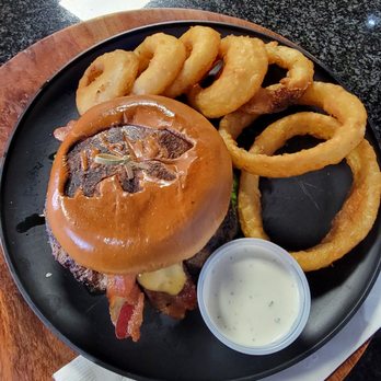 ALASKAN BURGER & BREW - Updated June 2025 - 124 Photos & 148 Reviews ...