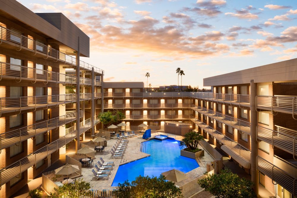 DOUBLETREE SUITES BY HILTON - PHOENIX - Updated January 2026 - 526 ...