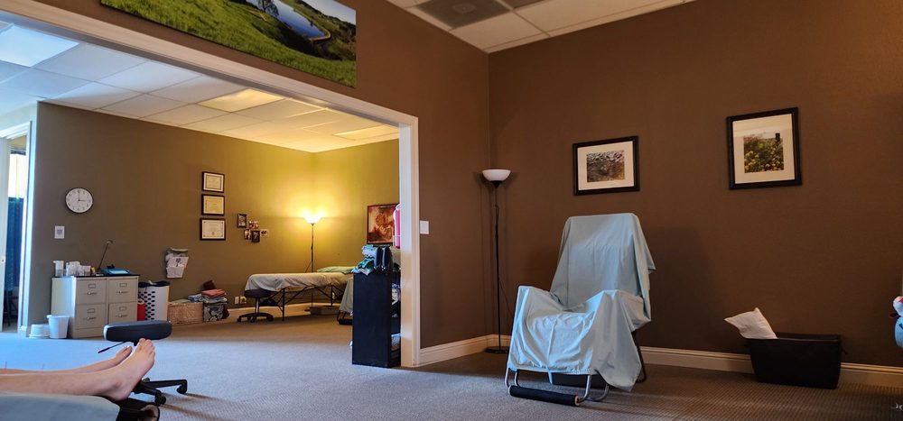 DAVIS COMMUNITY ACUPUNCTURE CLINIC - Updated January 2026 - 21 Photos ...