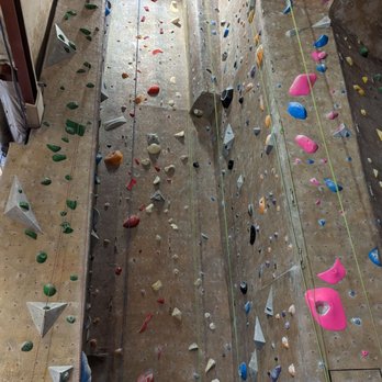 MESA RIM CLIMBING CENTER - MIRA MESA - Updated October 2025 - 177 ...