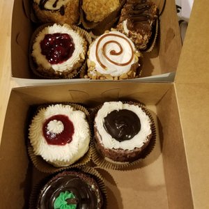 VANDE WALLE’S CANDIES - 28 Photos & 29 Reviews - 400 N Mall Dr ...