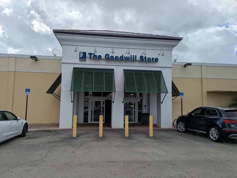GOODWILL WEST PALM BEACH/SOUTH DIXIE STORE & DONATION CENTER - Updated ...