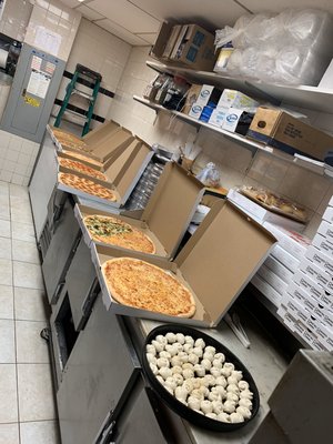 DAISY’S PIZZA PLACE - Updated April 2025 - 12 Photos & 13 Reviews ...