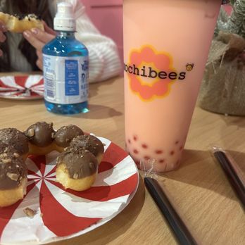 MOCHIBEES DONUT CAFE - Updated August 2025 - 76 Photos & 27 Reviews ...