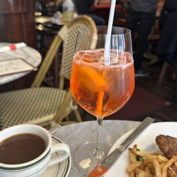 CAFÉ LULUC - Updated May 2024 - 1758 Photos & 1654 Reviews - 214 Smith ...