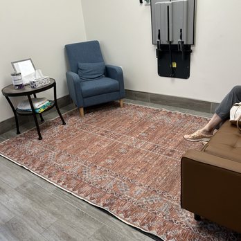 APEX VETS - Updated December 2025 - 14 Photos & 23 Reviews - 11060 ...