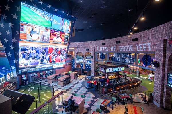 SPORTSBOOK RESTAURANT AT HOLLYWOOD CASINO AT CHARLES TOWN RACES ...