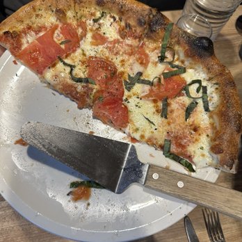 FIUME PIZZERIA AND WINE BAR - Updated October 2024 - 241 Photos & 208 ...