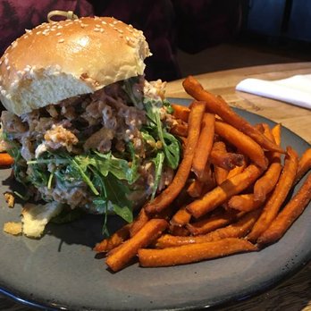 TAP SPORTS BAR - Updated January 2025 - 173 Photos & 179 Reviews - One ...