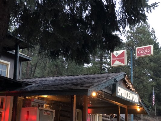 SPRUCEWOOD INN RESTAURANT & LOUNGE - Updated January 2026 - 18 Photos ...