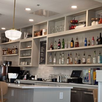 THE VILLAGE INN - Updated October 2025 - 59 Photos & 63 Reviews - 3839 ...