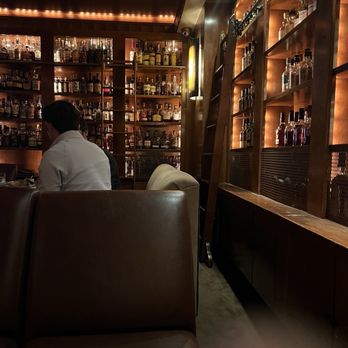 BRANDY LIBRARY - Updated December 2025 - 489 Photos & 707 Reviews - 25 ...