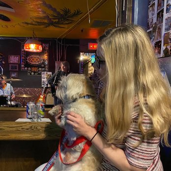 ROADRUNNER LOUNGE - Updated August 2024 - 26 Photos & 40 Reviews - 3219 ...