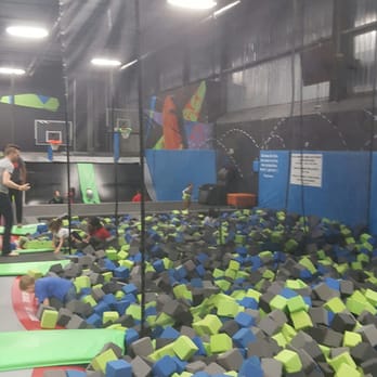 ISAUTE - Updated January 2026 - 15 Photos - 2045 Boulevard Dagenais O ...