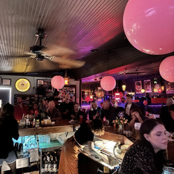 COSMO’S BAR & LOUNGE - Updated July 2025 - 170 Photos & 272 Reviews ...