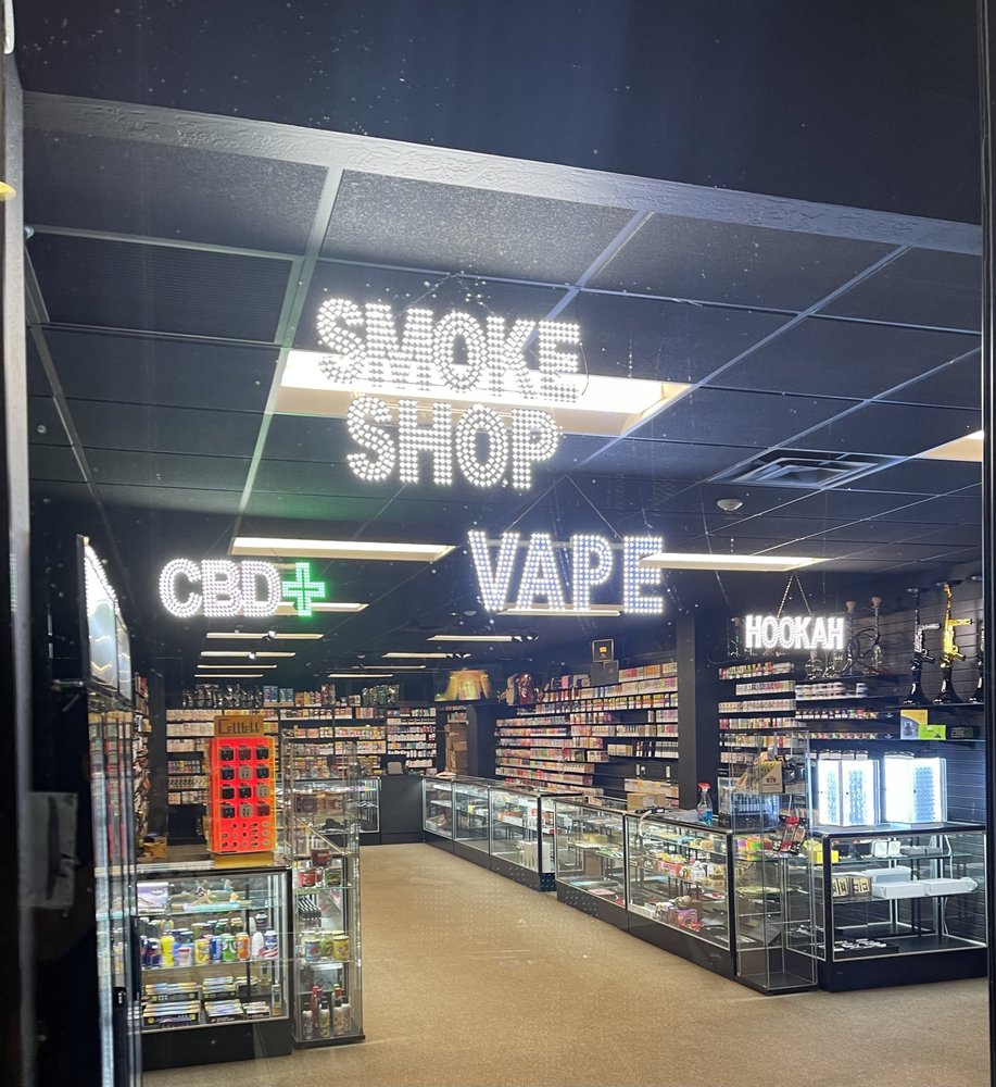 STOGIES SMOKE & VAPE - Updated October 2025 - 21 W Van Buren St ...