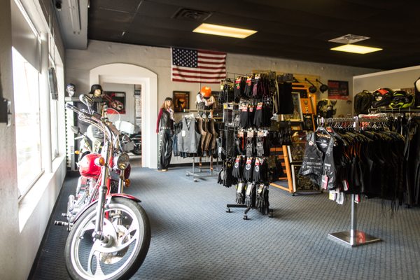 CHOO-CHOO’S CUSTOMS - Updated October 2025 - 27 Photos - 416 US Hwy 271 ...