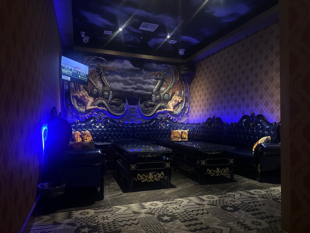 MOONLIGHT KARAOKE LOUNGE - 116 Photos & 24 Reviews - 4500 Sunset Rd ...