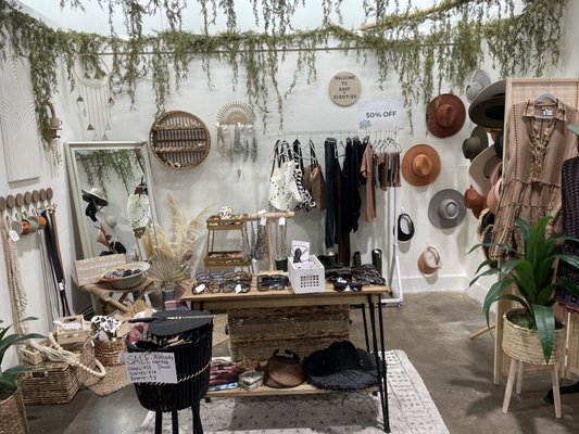 PAINTED TREE BOUTIQUE - Updated November 2024 - 20 Photos - 552 N ...