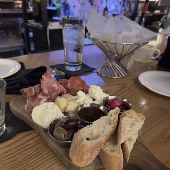 GRATZI - Updated August 2024 - 95 Photos & 144 Reviews - 120 E Main St ...