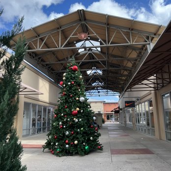 ROUND ROCK PREMIUM OUTLETS - Updated December 2025 - 289 Photos & 202 ...