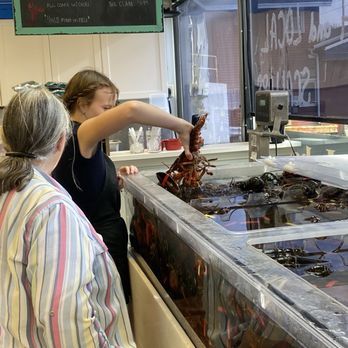 DORR LOBSTER SEAFOOD MARKET - Updated October 2025 - 27 Photos & 48 ...