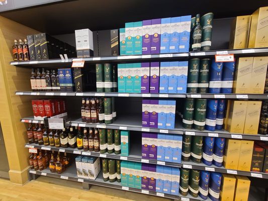 SAQ - Updated August 2025 - 21 Photos & 16 Reviews - 155 Avenue Atwater ...