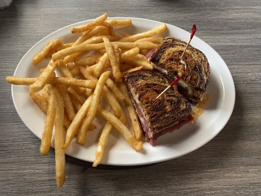 THE ANGRY CLOVER - Updated July 2025 - 54 Photos & 45 Reviews - 15350 E ...