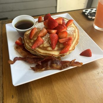 LUCKY FOOLS PUB - Updated July 2025 - 278 Photos & 433 Reviews - 75 E ...