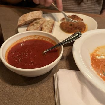 SQUAN TAVERN - Updated October 2025 - 93 Photos - 196 Reviews - 15 ...