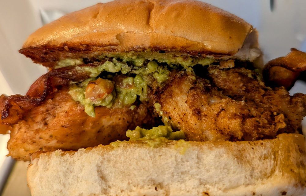 PLUCKERS WING BAR - Updated April 2025 - 402 Photos & 905 Reviews ...