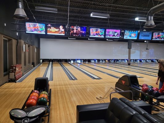 REVOLUTIONS - Updated January 2026 - 55 Photos & 96 Reviews - 60 ...