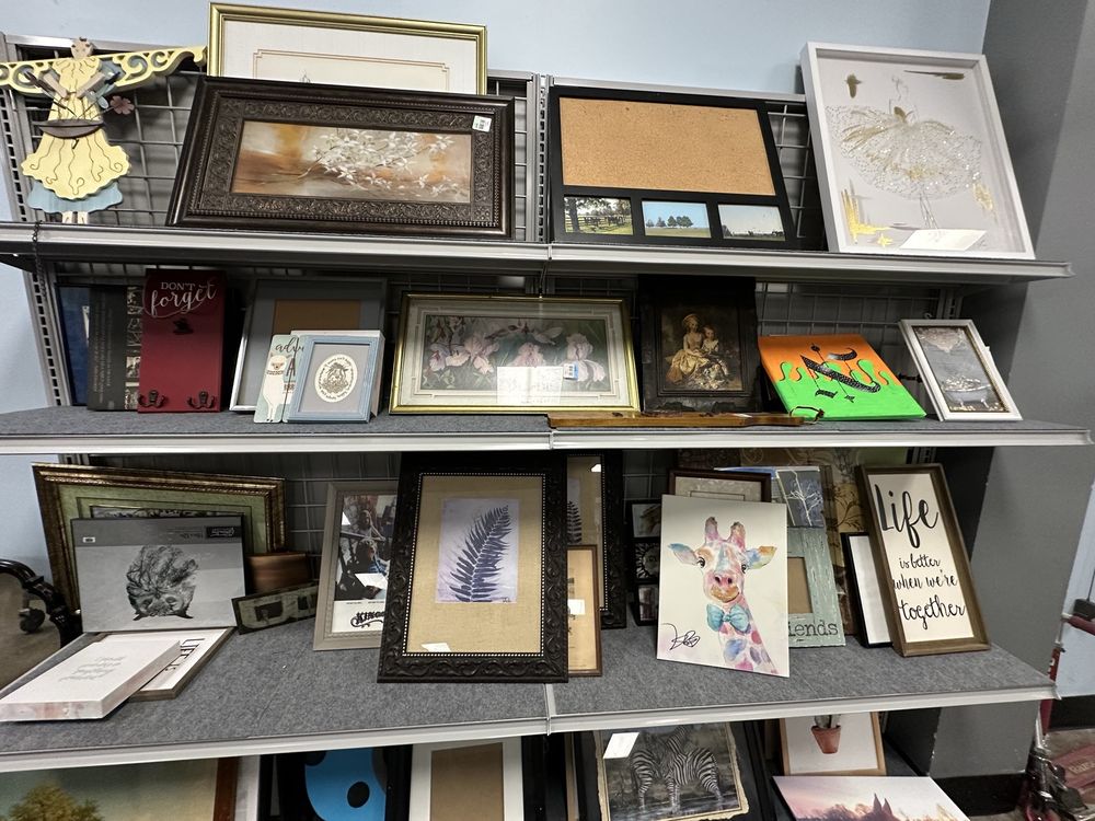 GOODWILL - Updated May 2026 - 15 Photos - 130 W New Circle Rd ...